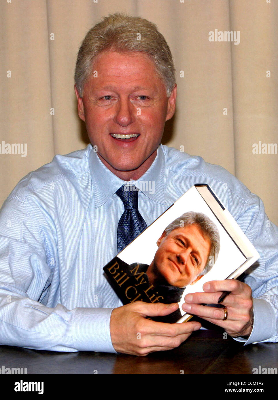 Jun 22, 2004; New York, NY, USA; Former President BILL CLINTON promotes ...