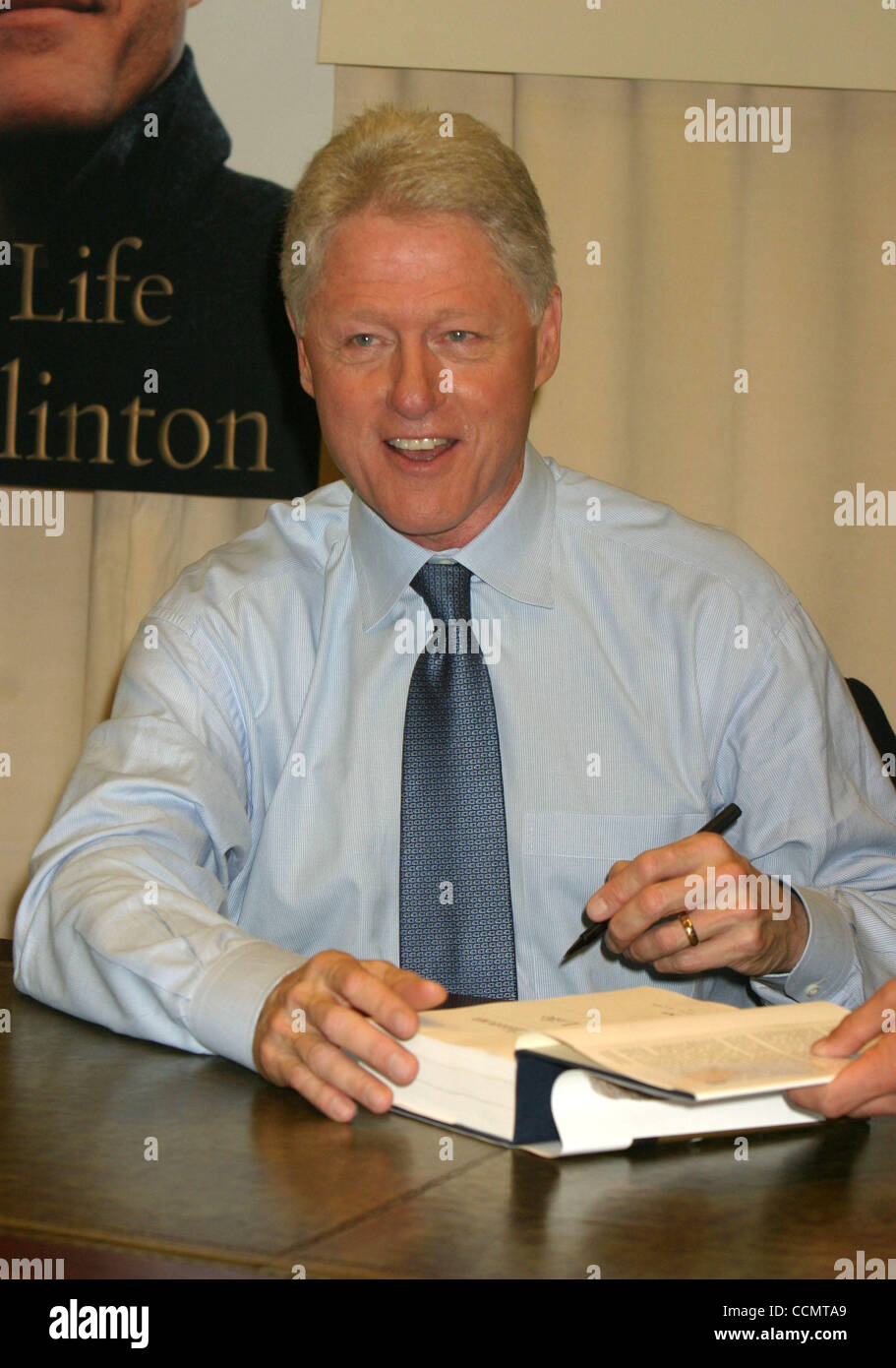 Jun 22, 2004; New York, NY, USA; Former President BILL CLINTON promotes ...