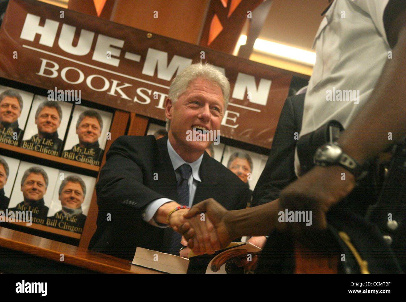 Jun 22, 2004; New York, NY, USA; Former President BILL CLINTON promotes ...