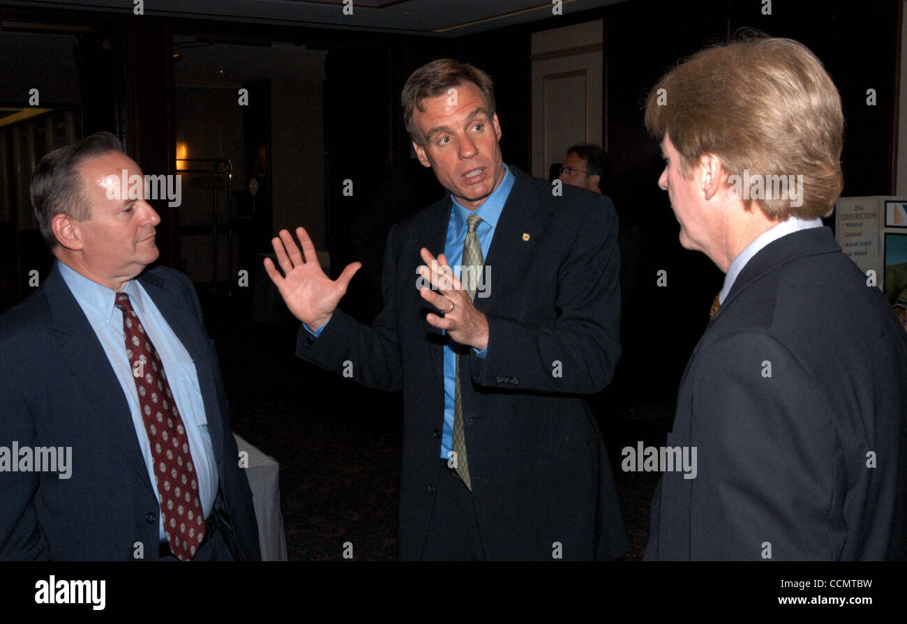 Governor Mark Warner of Virginia talks with President of the Democratic ...
