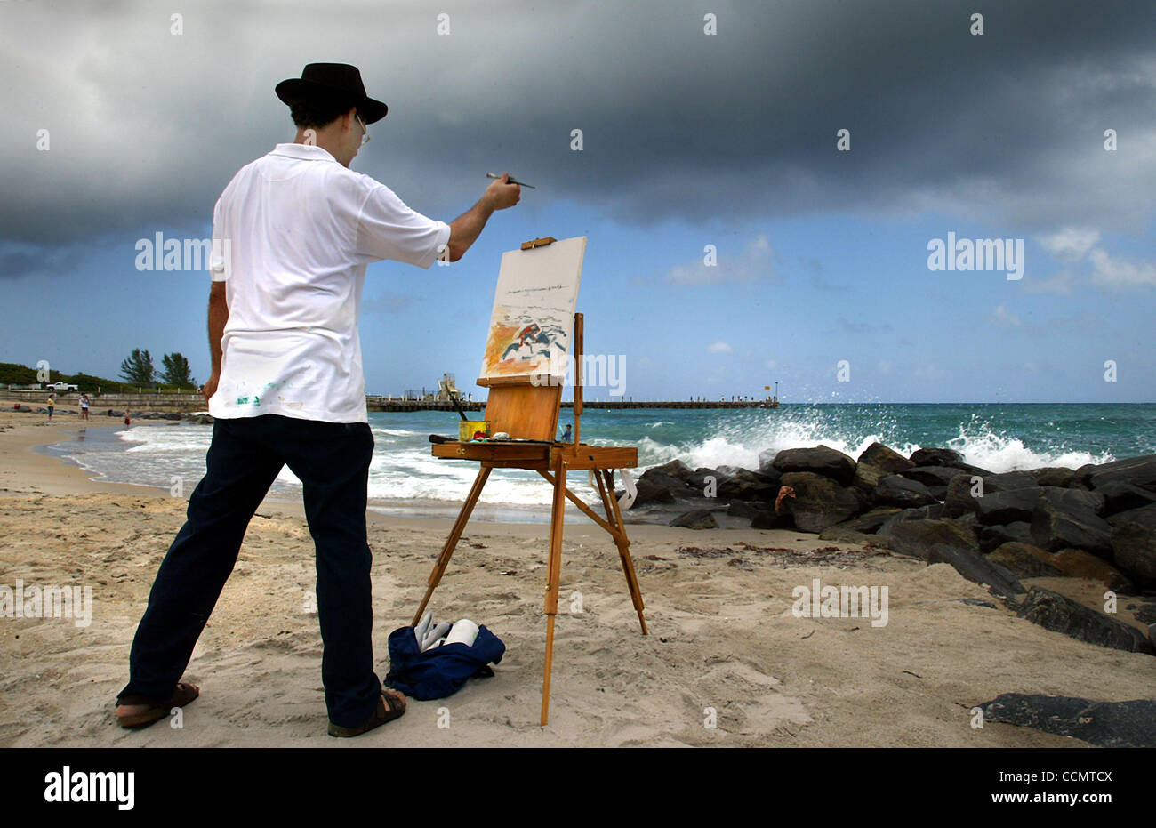 LIVE METRO---1/1-6/24/2004-OCEAN RIDGE-Artist Richard Rosen (cq), of ...