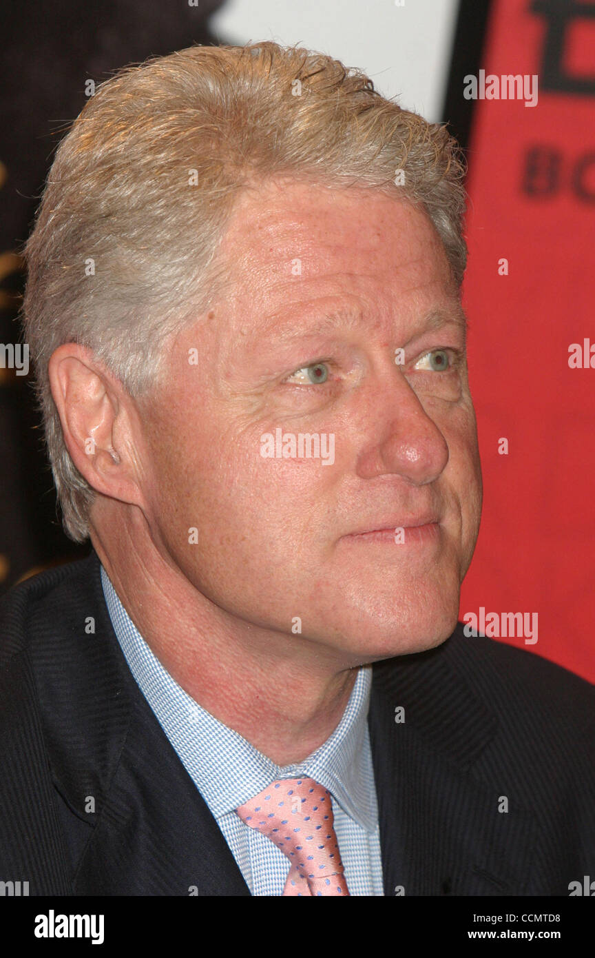 Jun 23, 2004; New York, NY, USA; Former President BILL CLINTON promotes ...