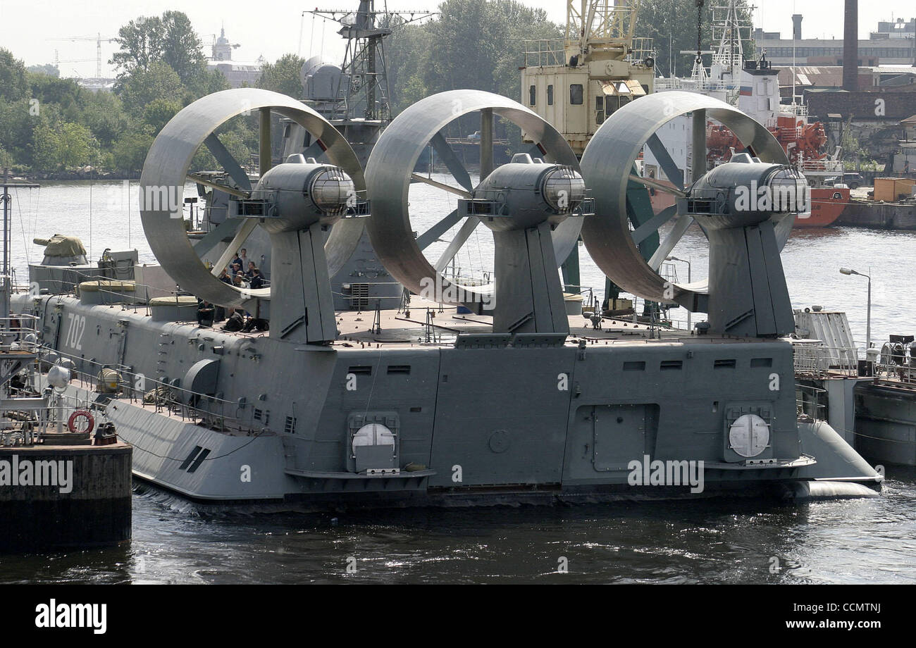 Ship landing bison hi-res stock photography and images - Alamy