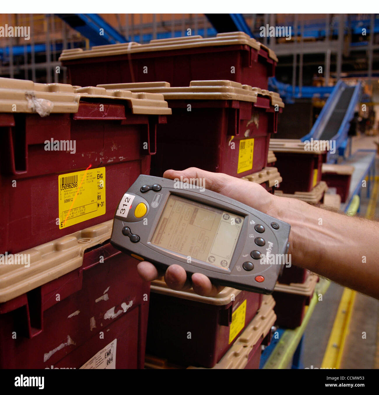 Robin warehouse hi-res stock photography and images - Alamy