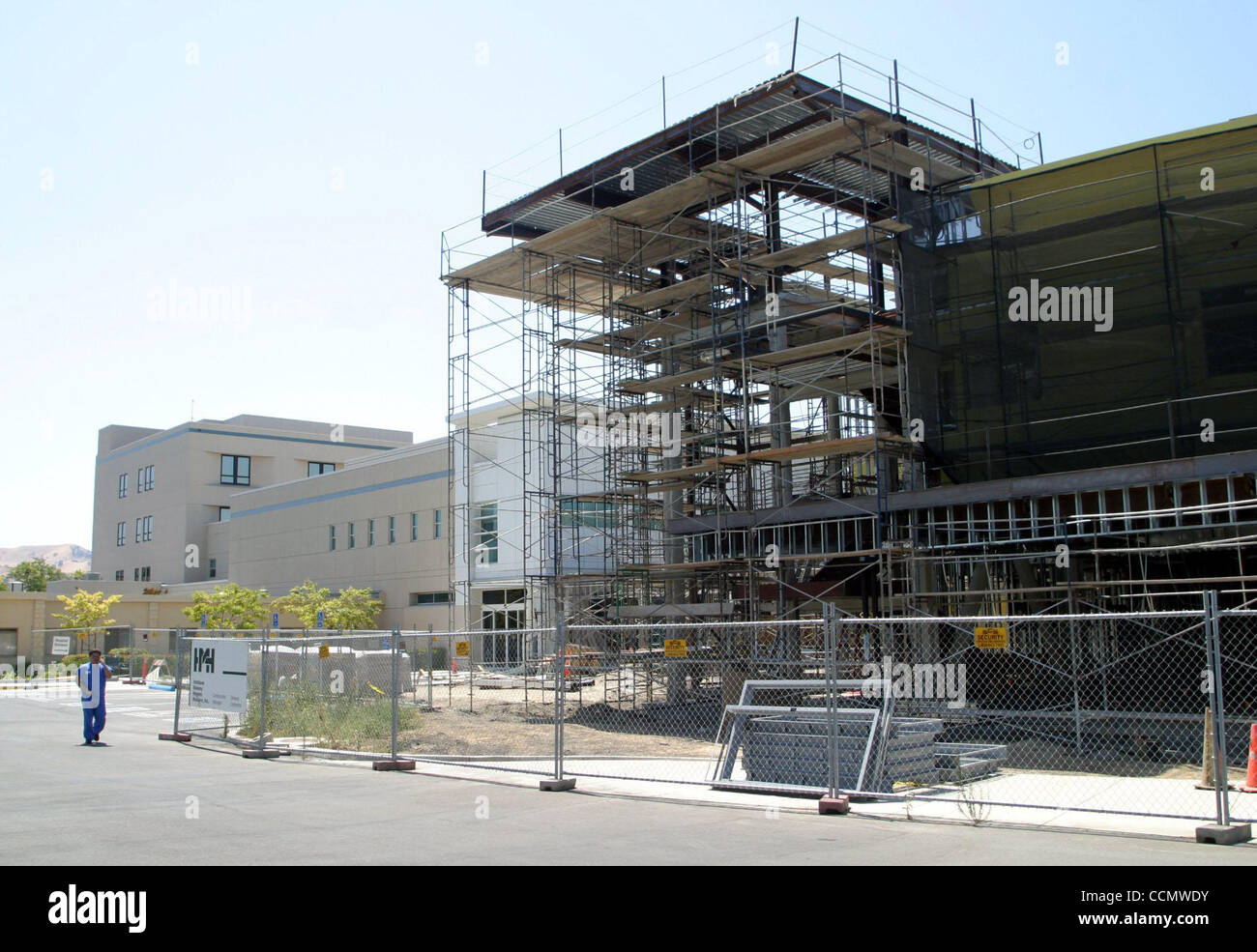 Construction of the new building (right) at Sutter Delta Medical Center ...