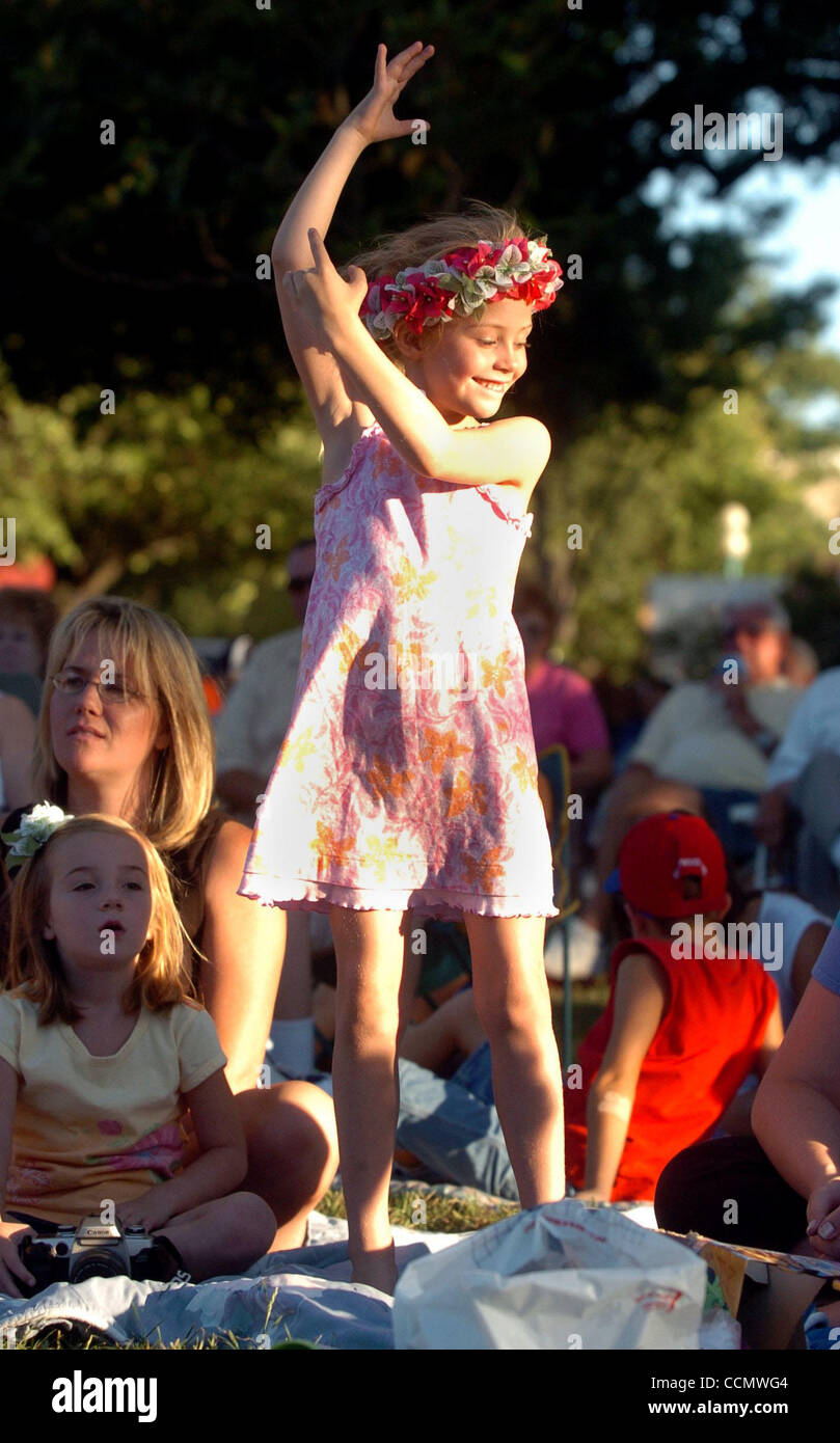 Cassandra Brink (cq), 5 years-old of Brentwood, dances while the ...