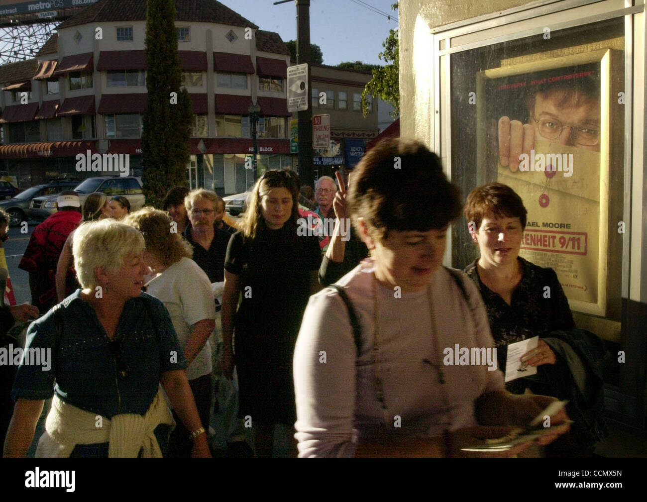 Movie goers hi-res stock photography and images - Alamy