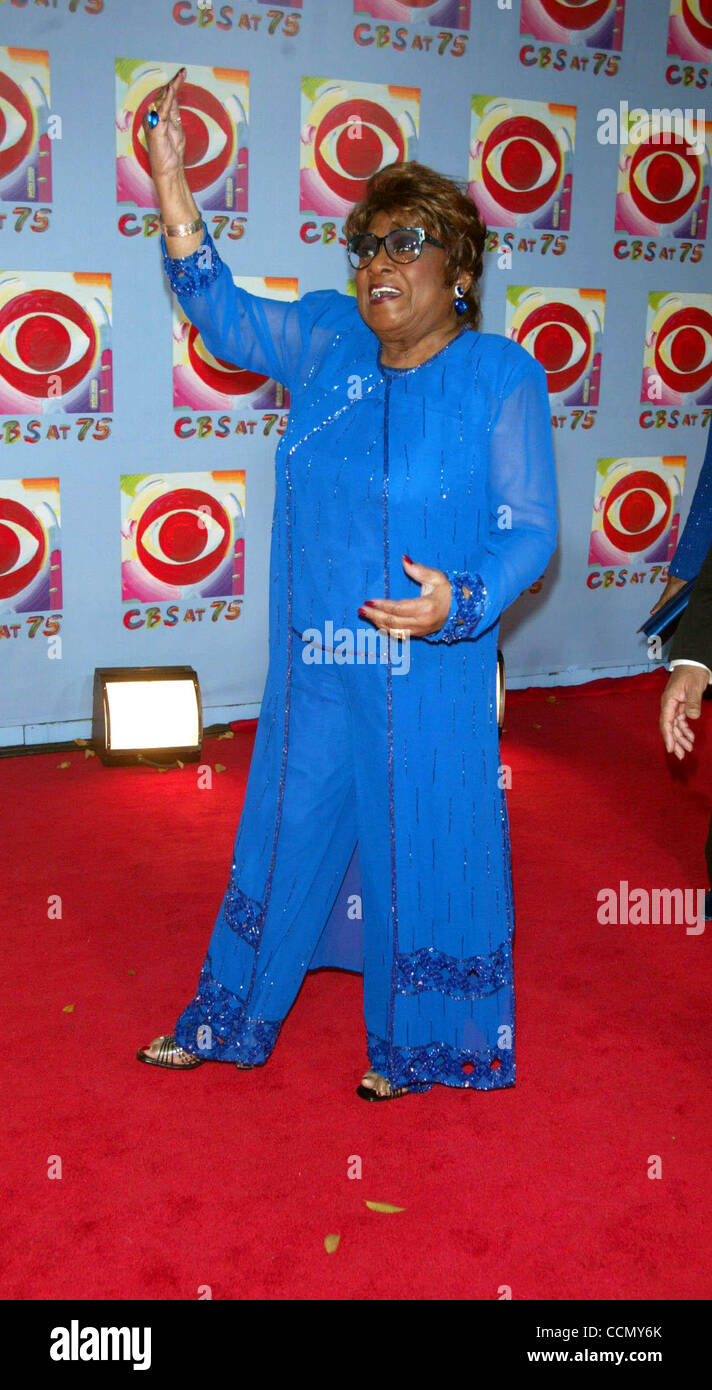 Nov 02, 2003; New York, NY, USA; Actress ISABEL SANFORD @ the arrivals ...