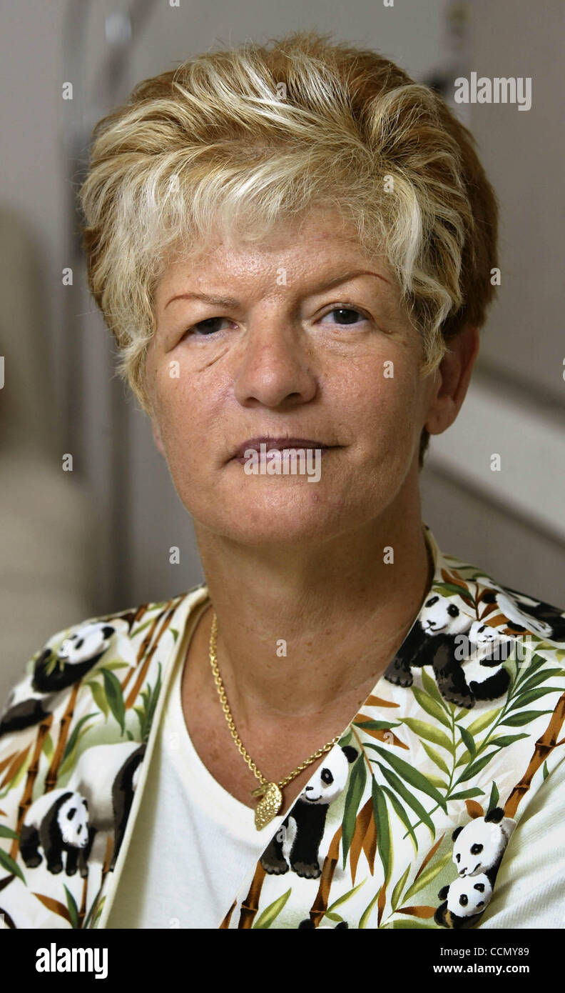 Home 13 7 04 hi-res stock photography and images - Alamy