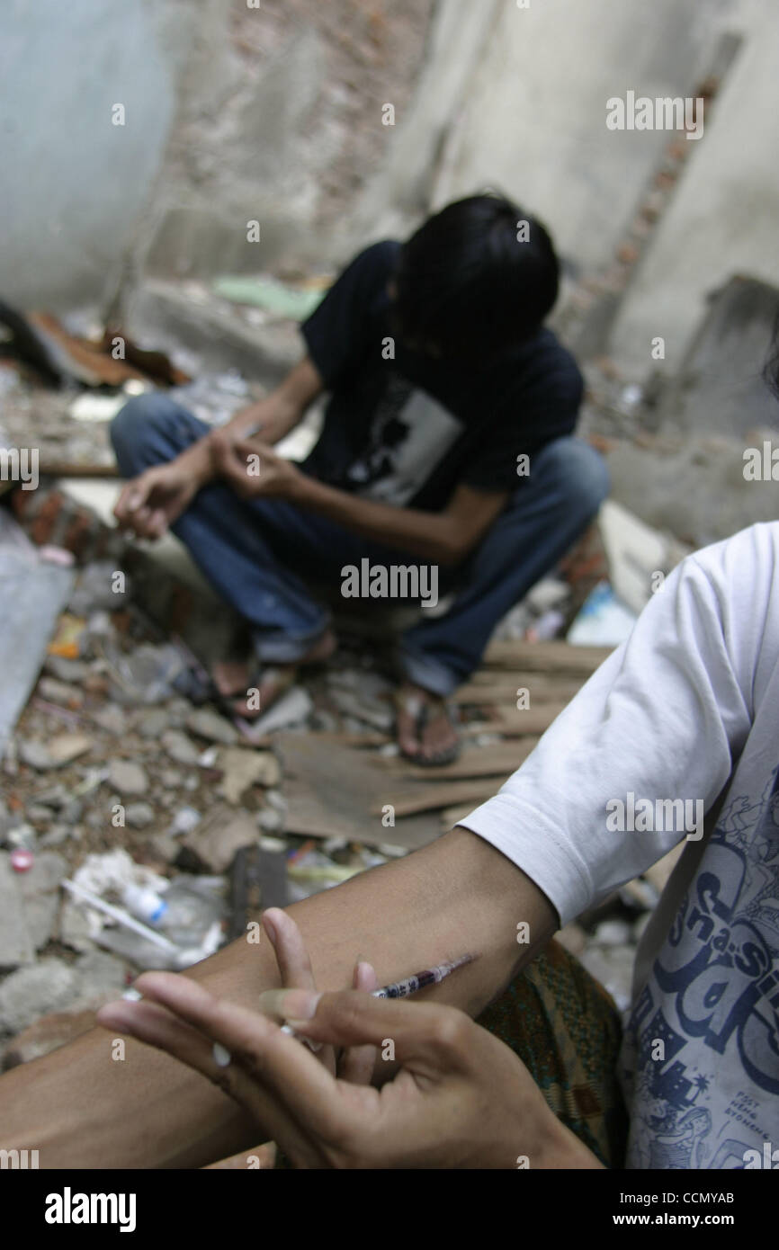 Junkie couple hi-res stock photography and images - Alamy