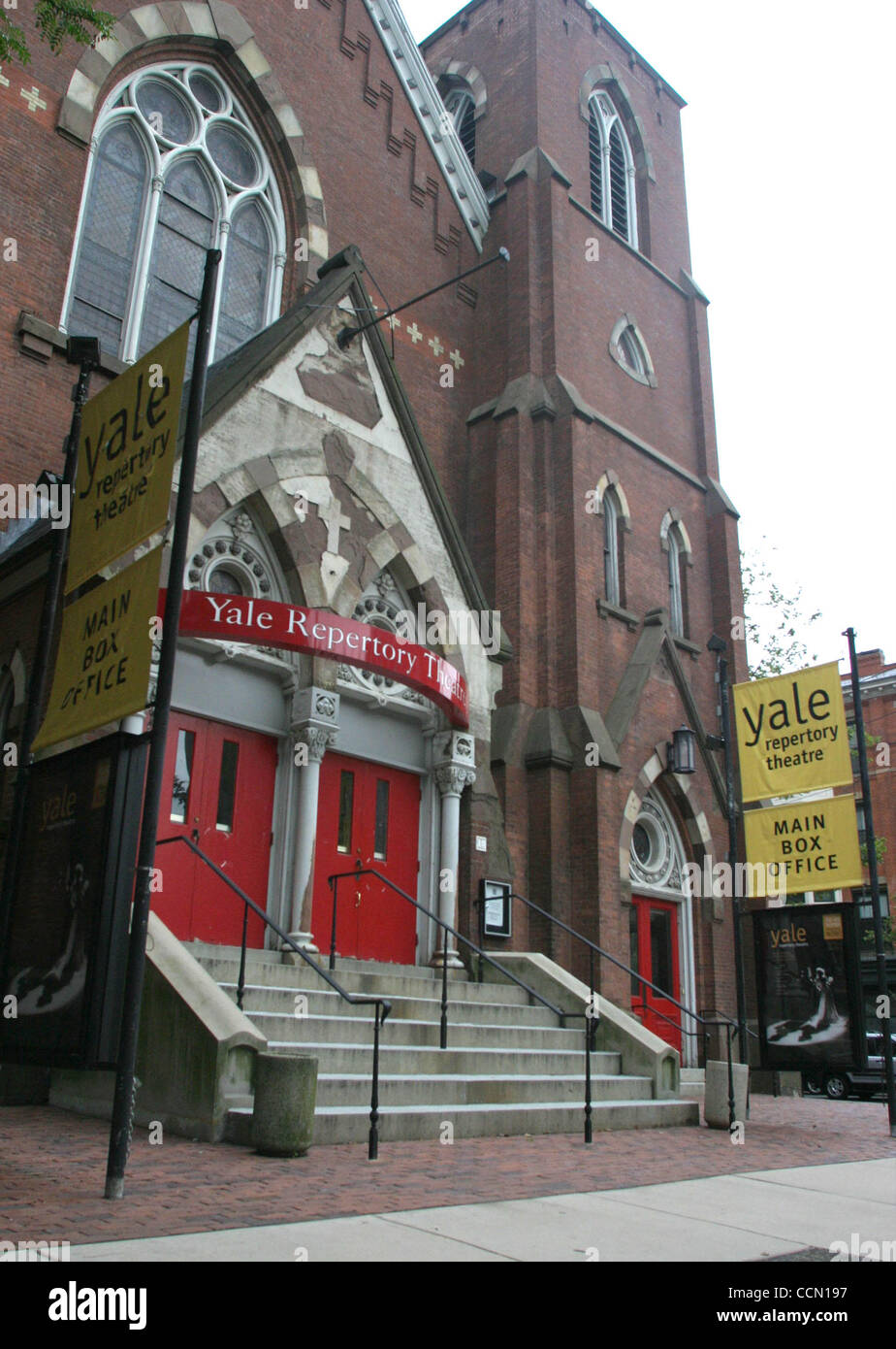 Skull and bones yale hi-res stock photography and images - Alamy