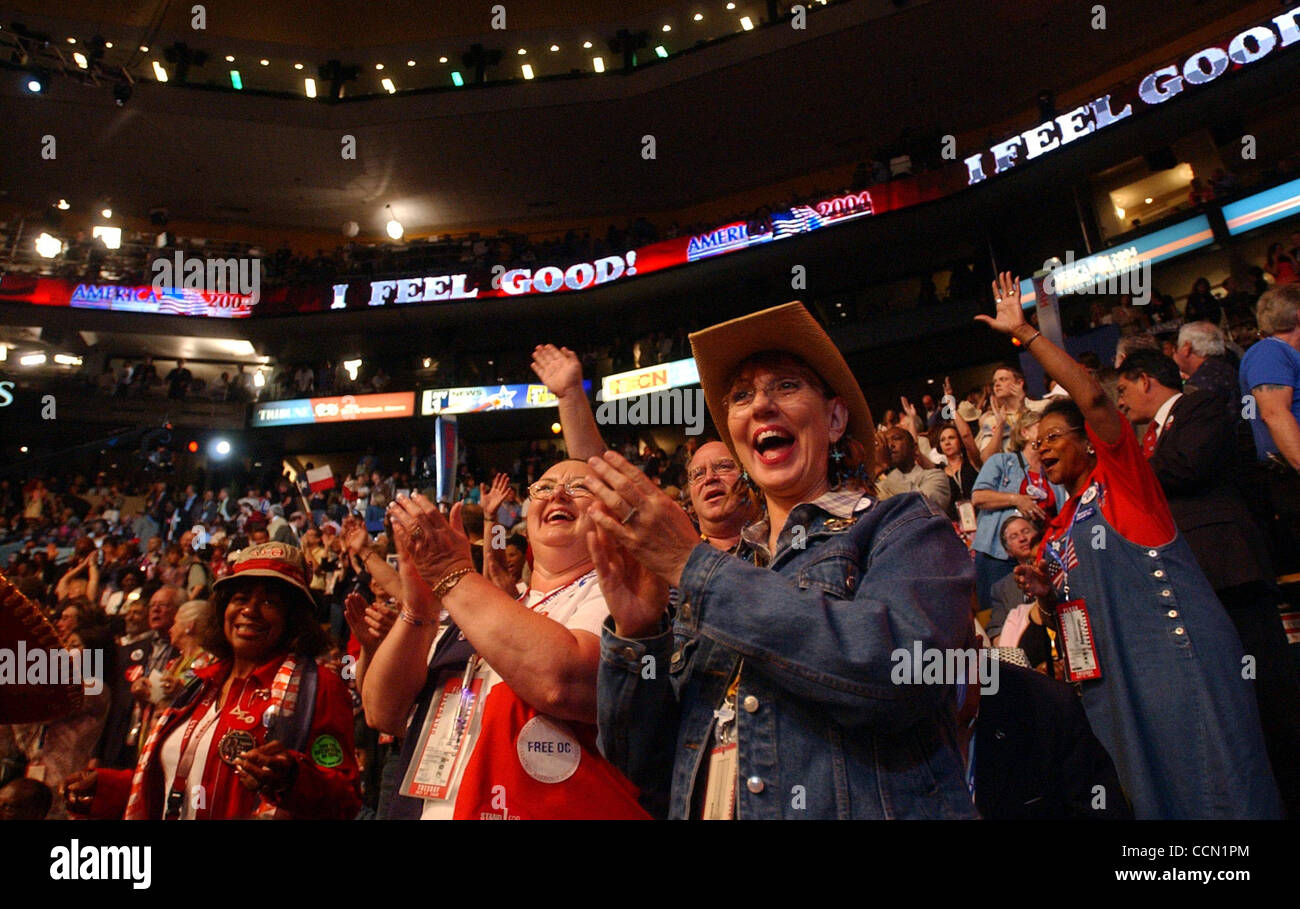 METRO-Texas Delegates Mary Johnson Richeson, of San Antonio, center ...