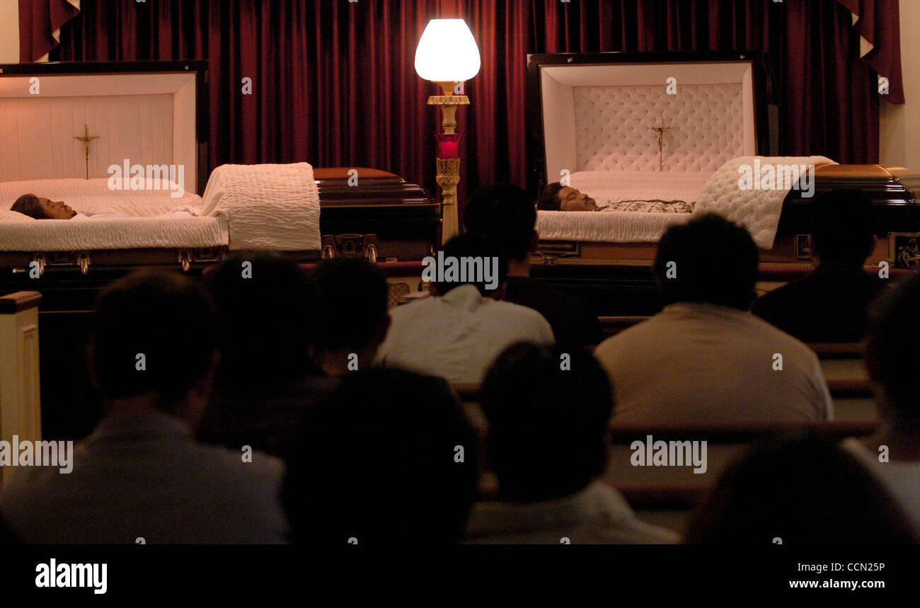 Open casket funeral respects hi-res stock photography and images - Alamy