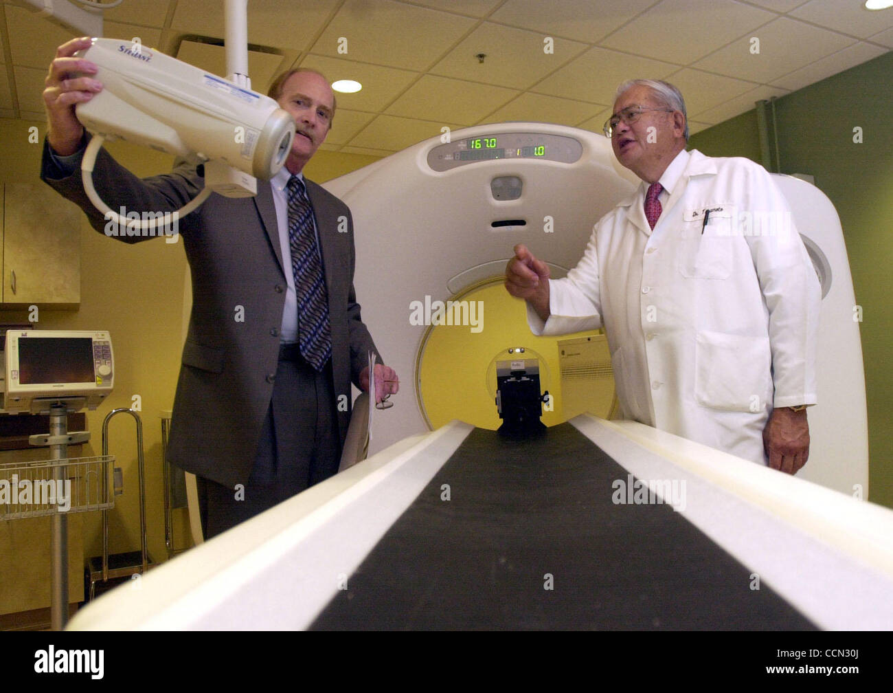 LEAD--- Jim Grosskopf, left, Director of Diagnostic Imaging, Surgery ...