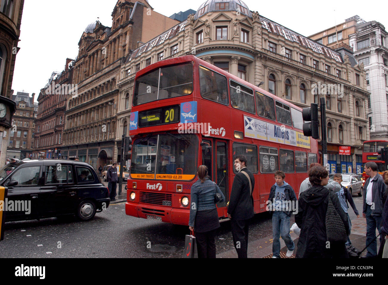 Busy City Center, Glasgow, Scotland. 2004 ©Robin Nelson Stock Photo - Alamy
