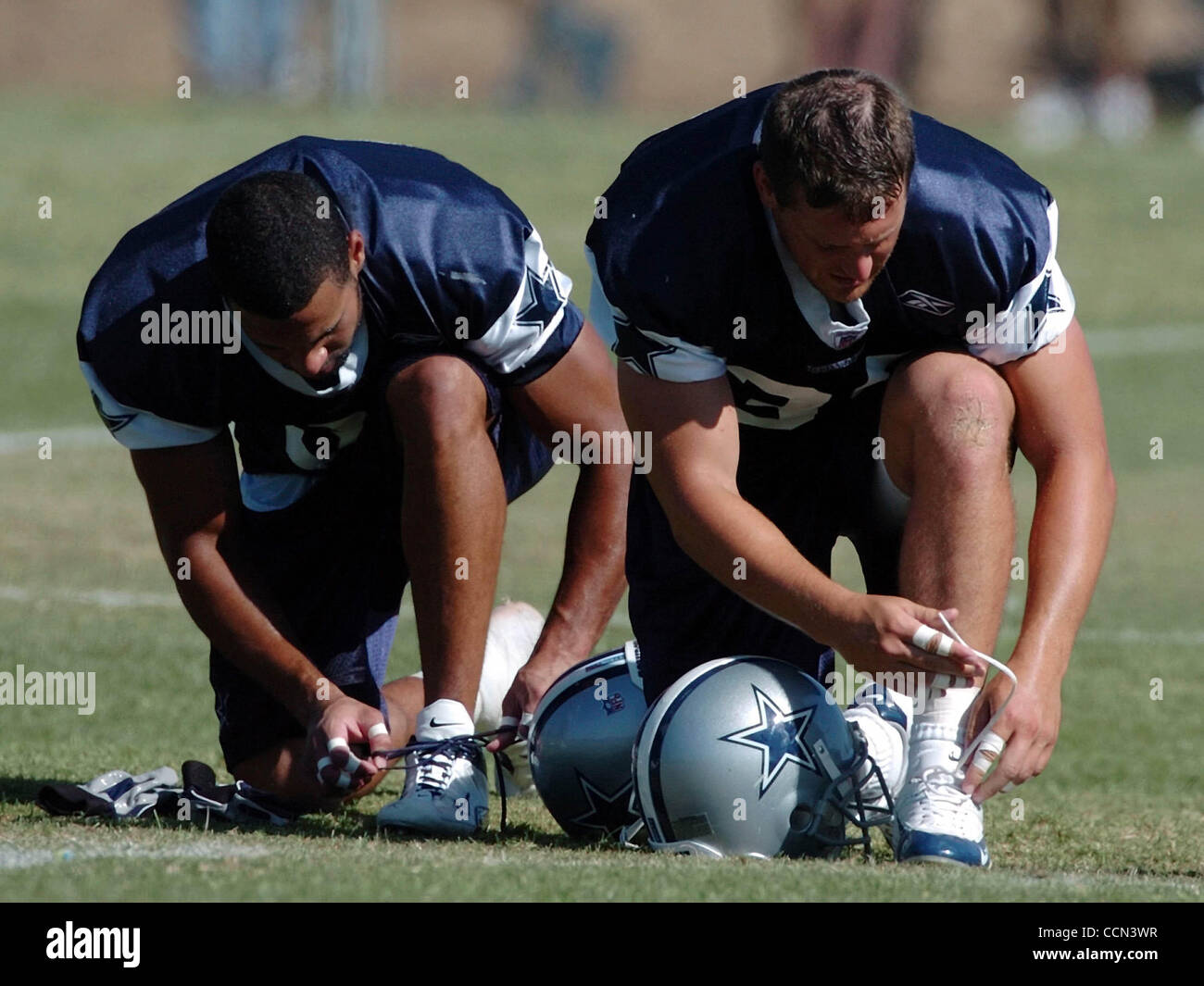 Defensive backs hi-res stock photography and images - Alamy