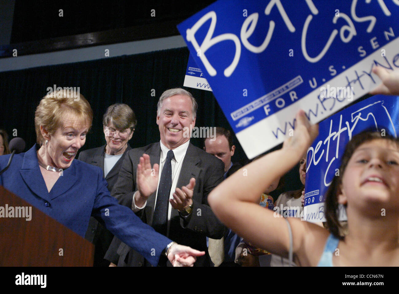082304 met dean--West Palm Beach--Democratic candidate for U.S. Senate ...