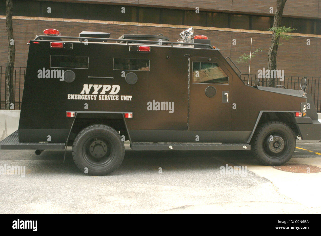 Nypd armoured vehicle hi-res stock photography and images - Alamy