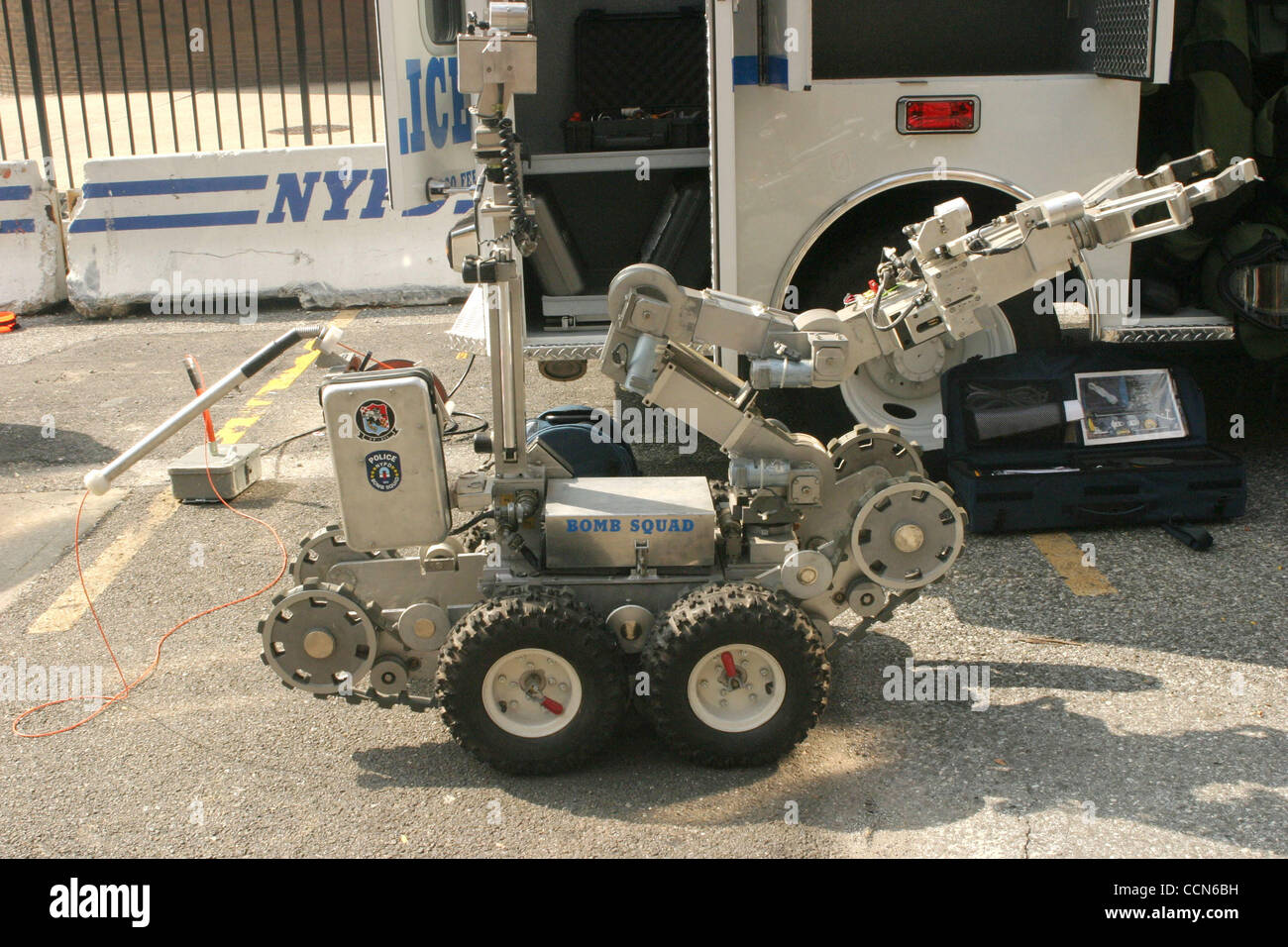 Aug 25, 2004; New York, NY, USA; A view of a mechanical bomb removal ...