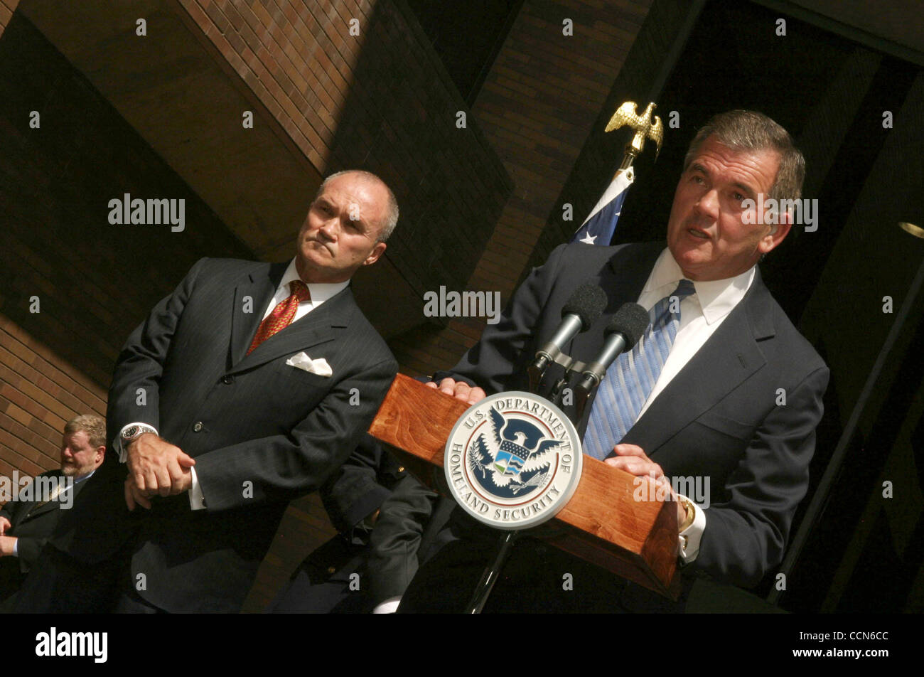 Aug 25, 2004; New York, NY, USA; NYC Police Commisioner RAY KELLY (L ...