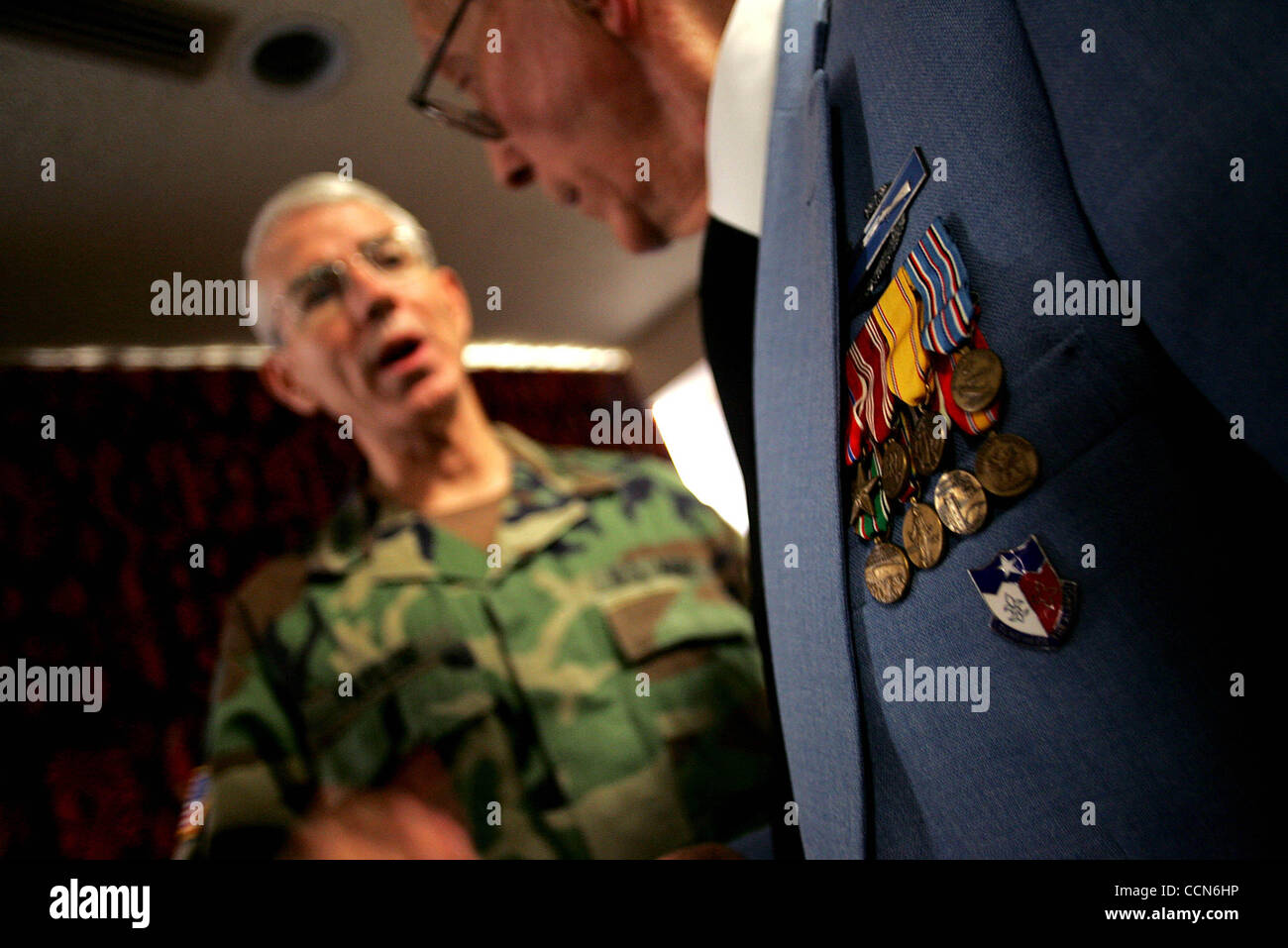 36TH REUNION: Bob Faught (right), a decorated 36th Division WWII ...