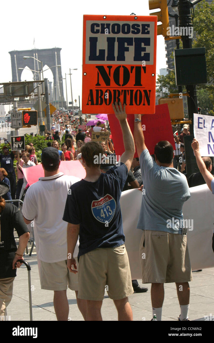 Reproductive rights march new york hi-res stock photography and images ...