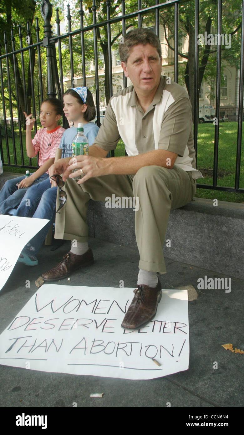 Operation rescue randall terry hi-res stock photography and images - Alamy