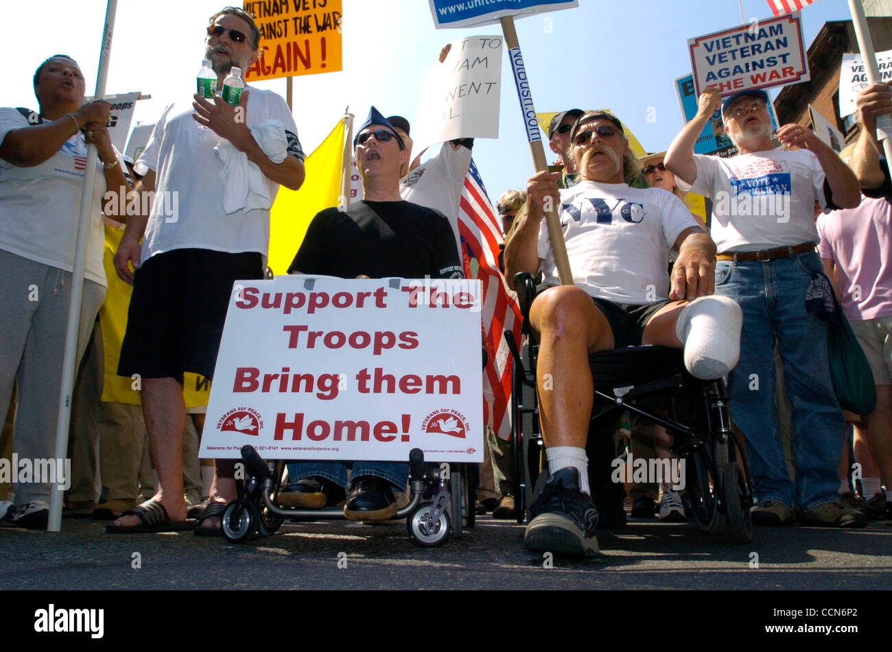 Veterans protest new york hi-res stock photography and images - Alamy