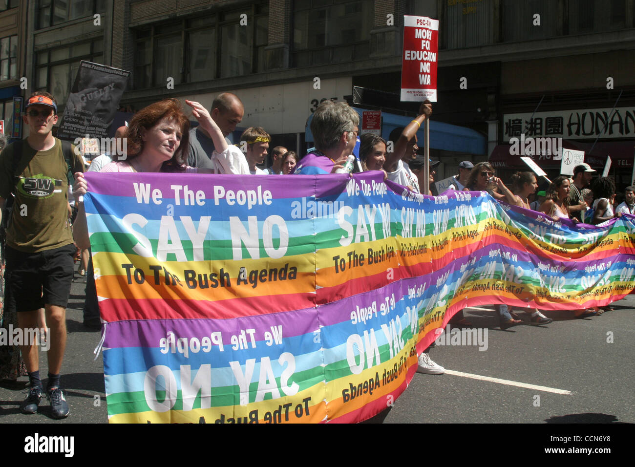 Hundreds of thousands in NYC today to protest the BUSH Agenda and the ...