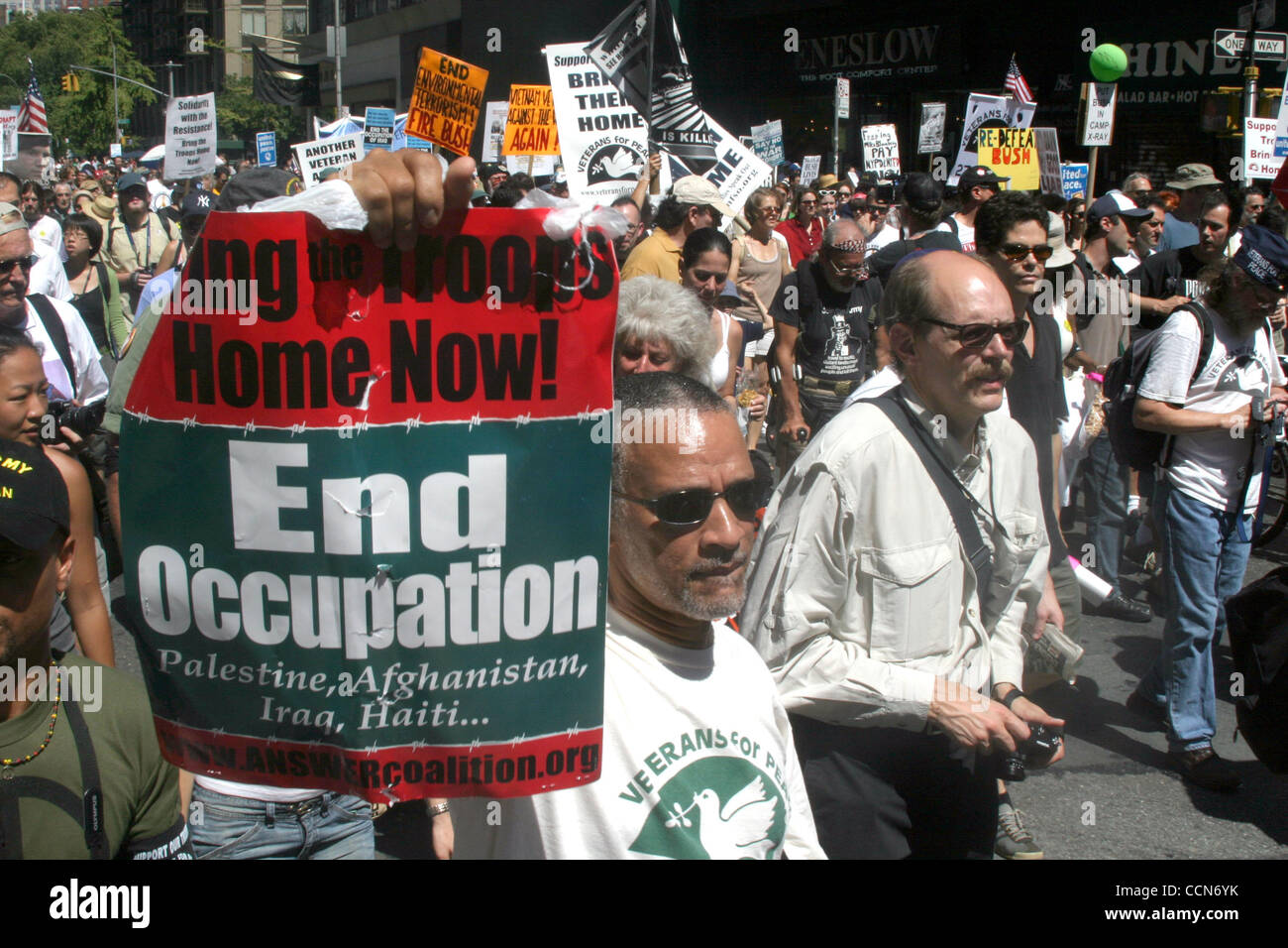 Hundreds of thousands in NYC today to protest the BUSH Agenda and the ...