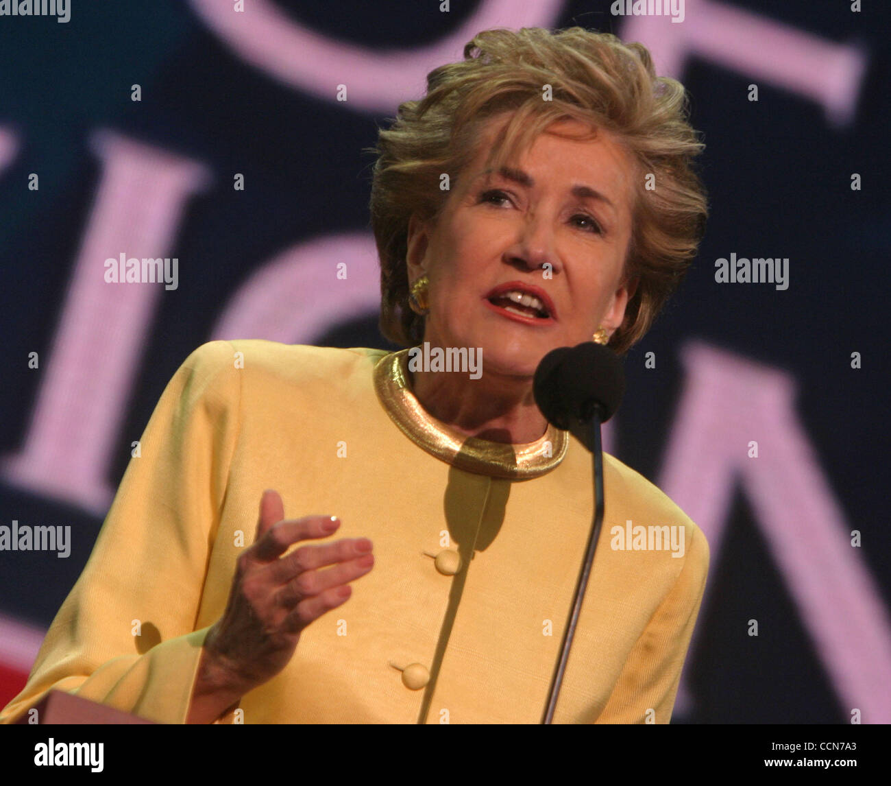 Elizabeth dole hi-res stock photography and images - Alamy