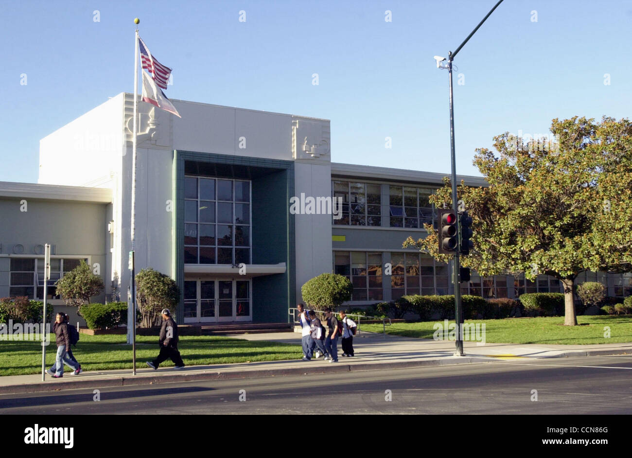 Students arrive for class at Helms Middle School in San Pablo, Calif ...