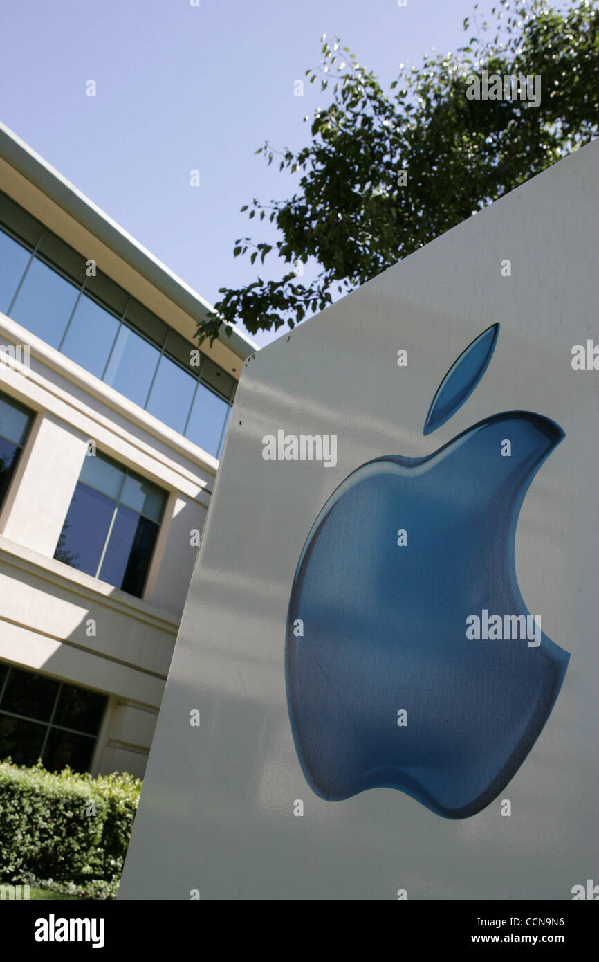 Headquarters of apple computers hi-res stock photography and images - Alamy