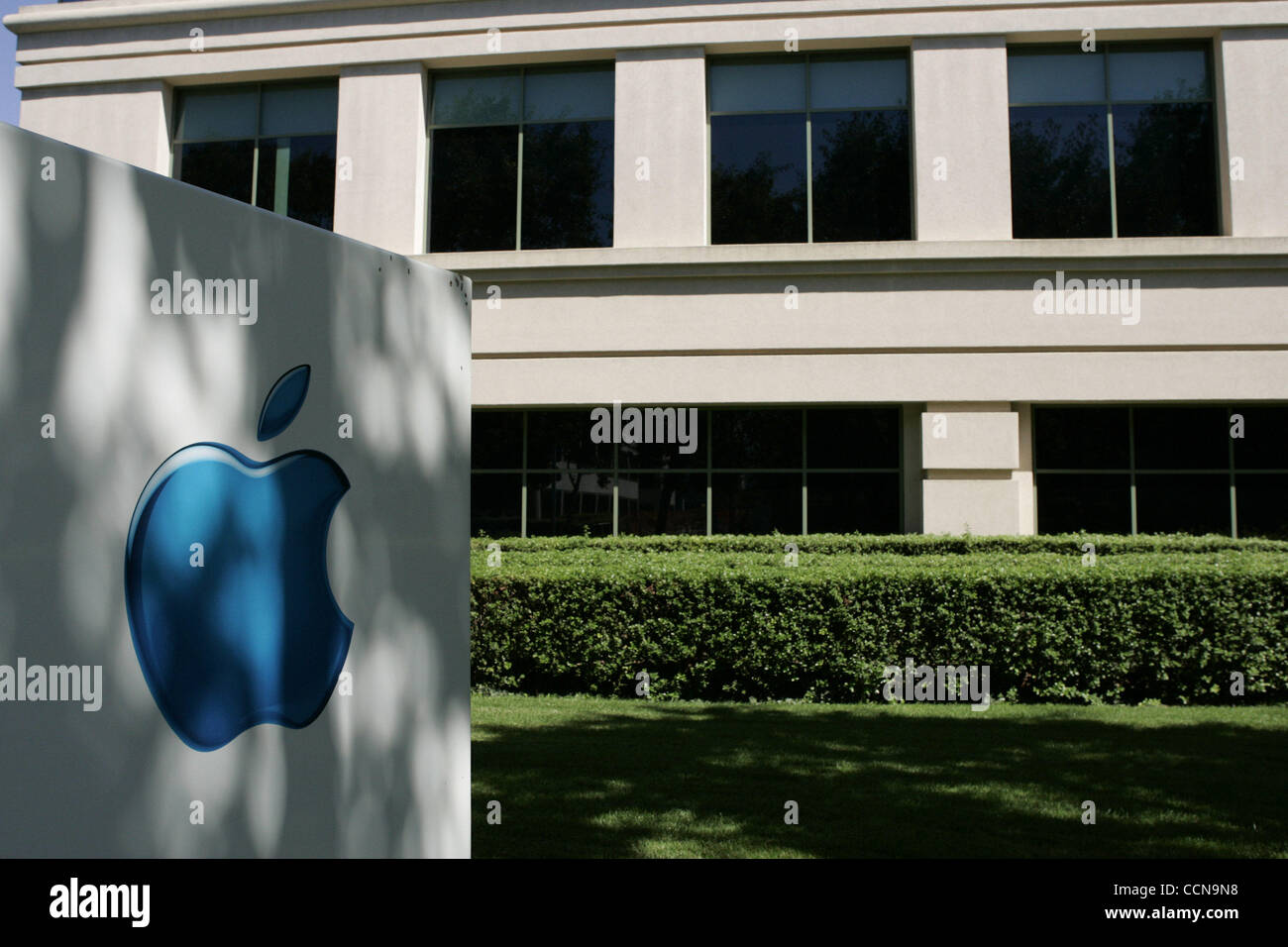 Headquarters of apple computers hi-res stock photography and images - Alamy
