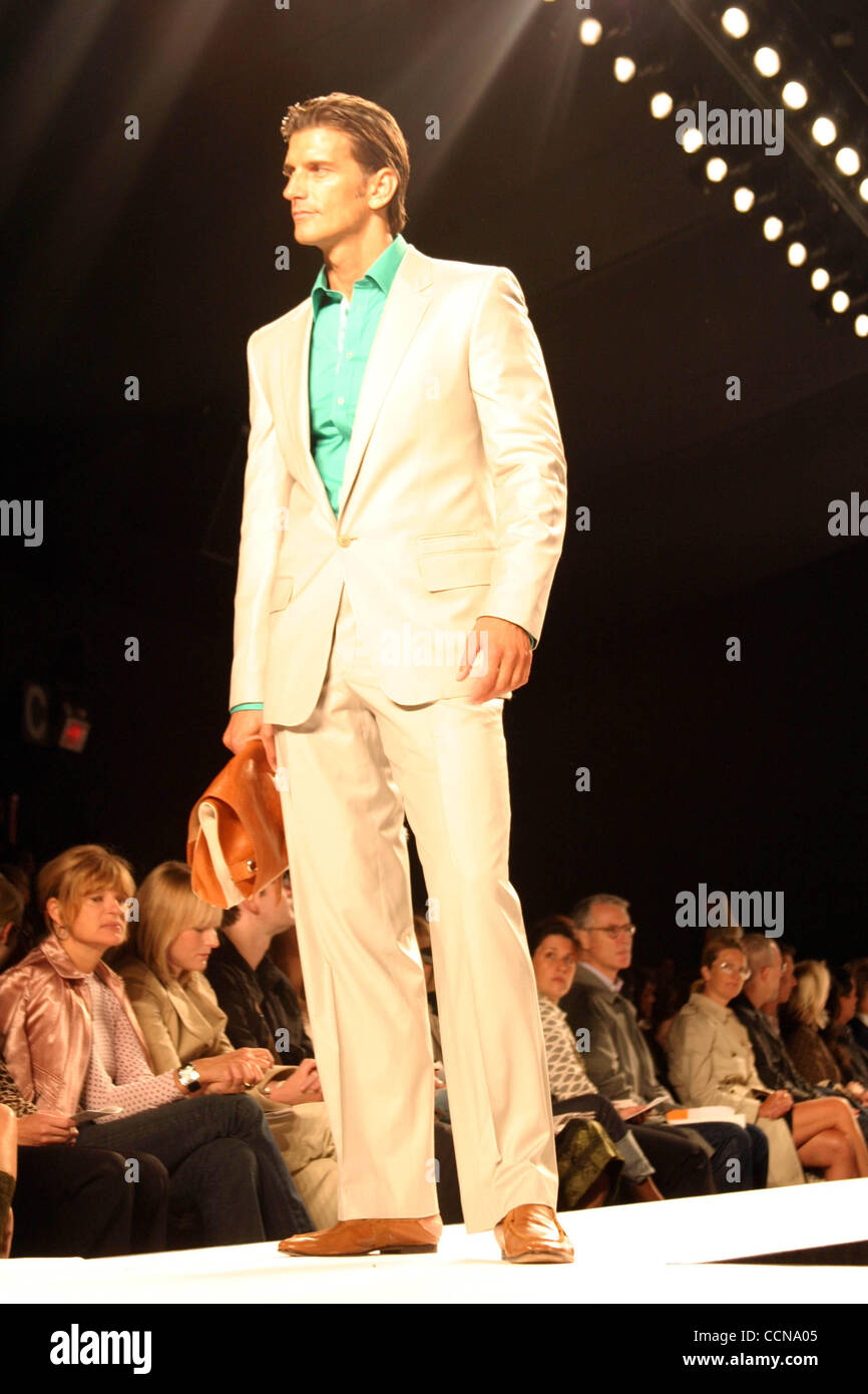 Kenneth cole models hi-res stock photography and images - Alamy