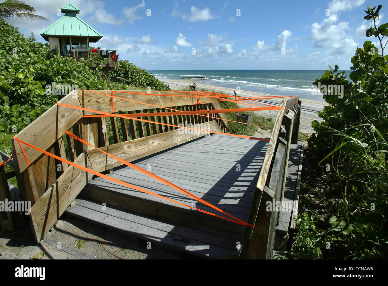 Hurricane frances damage hi-res stock photography and images - Alamy