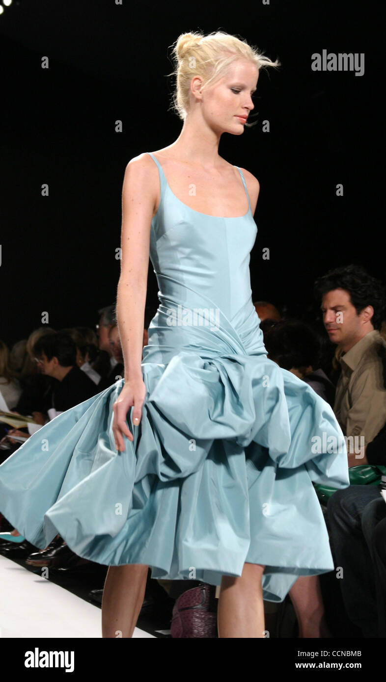 The OSCAR DE LA RENTA Fashion Show in NYC Stock Photo - Alamy