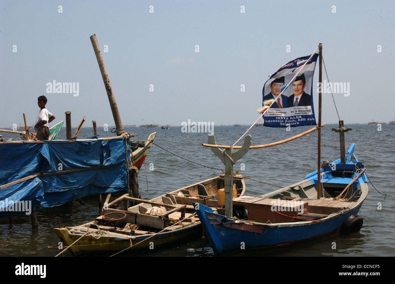 JAKARTA, INDONESIA-SEPTEMBER 20, 2004: A campaign flag for Indonesian ...