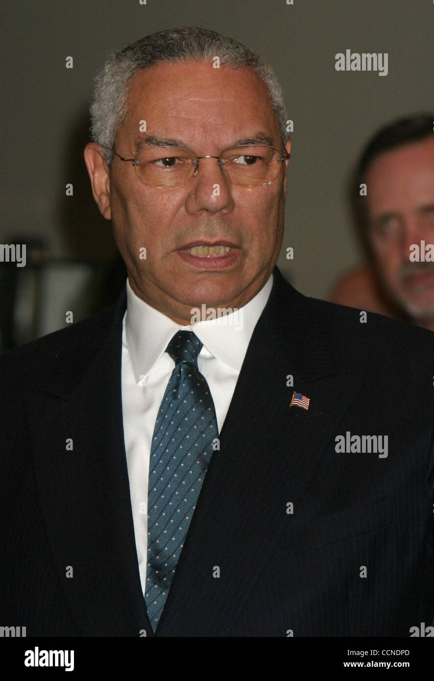 Colin powell 2004 hi-res stock photography and images - Alamy