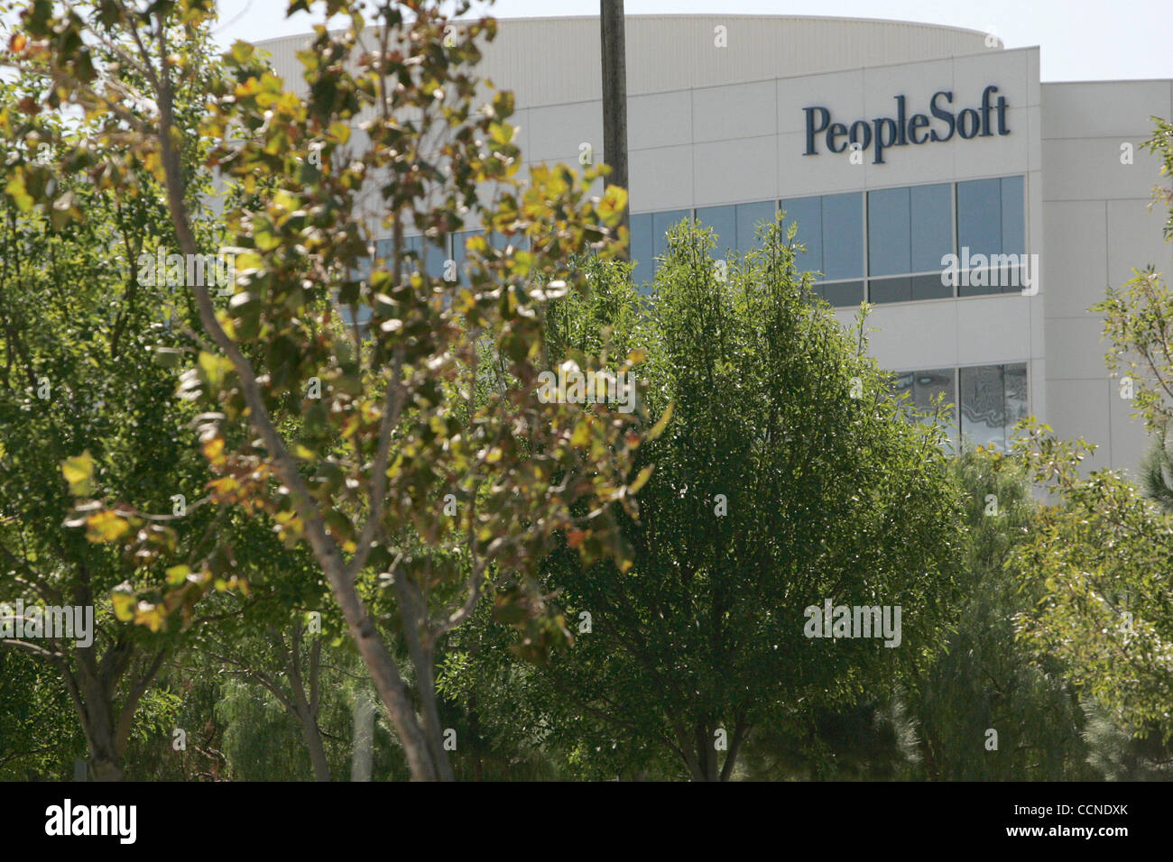 Peoplesoft hi-res stock photography and images - Alamy