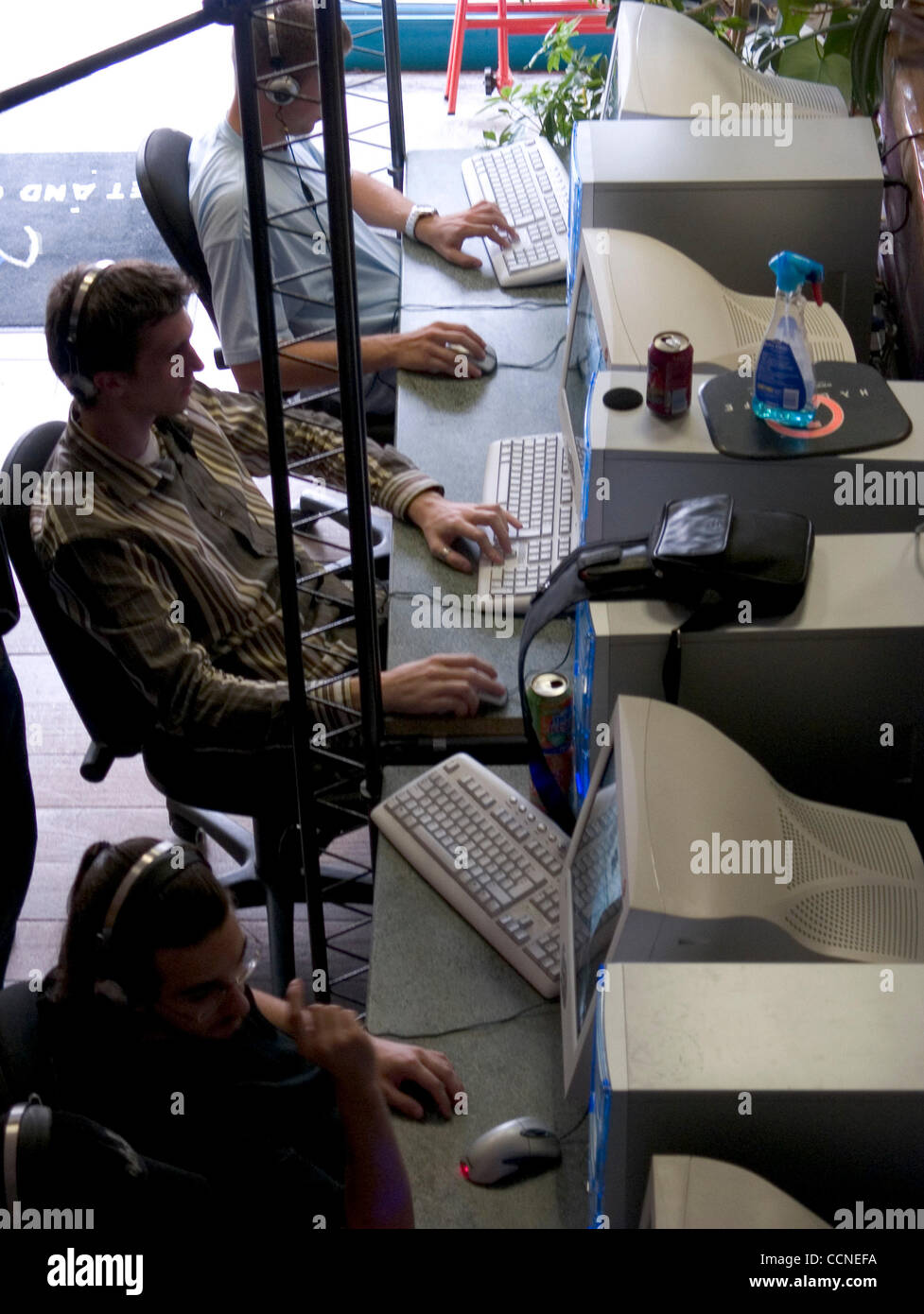 Sep 29, 2004; Perpingnan, FRANCE; Computer gaming and email stores and ...