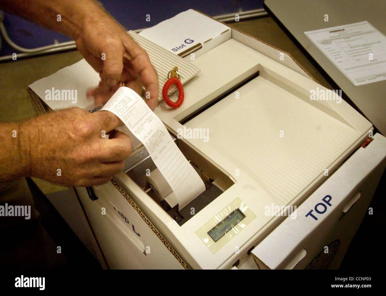 Voting registrar office hi-res stock photography and images - Alamy