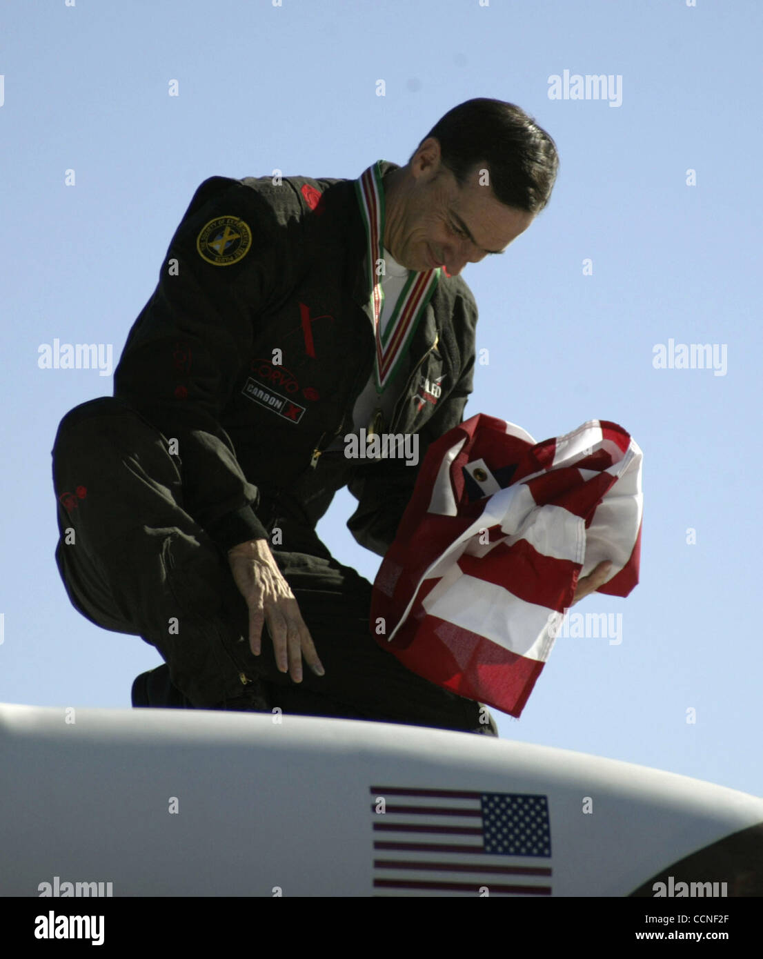 Oct 04, 2004; Mojave, CA, USA; Astronaut BRIAN BINNIE after winning the ...