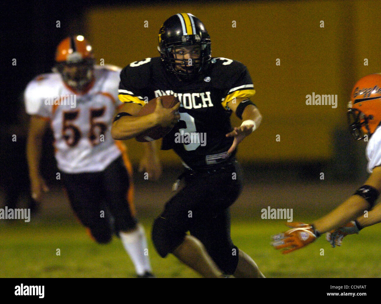 Antioch's Ricky Ulloa runs with the ball during the first half vs. Cal ...