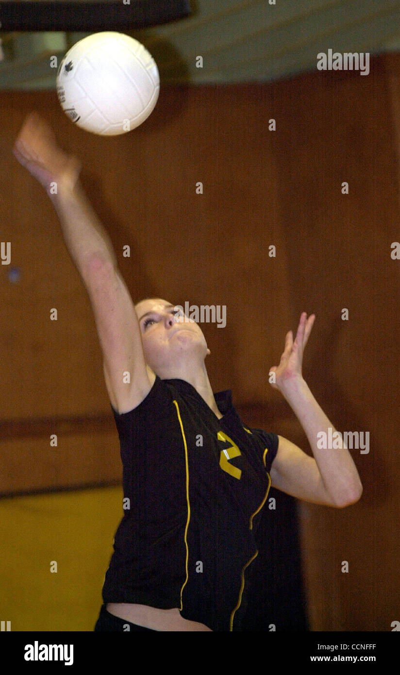 Volleyball match girls hi-res stock photography and images - Alamy