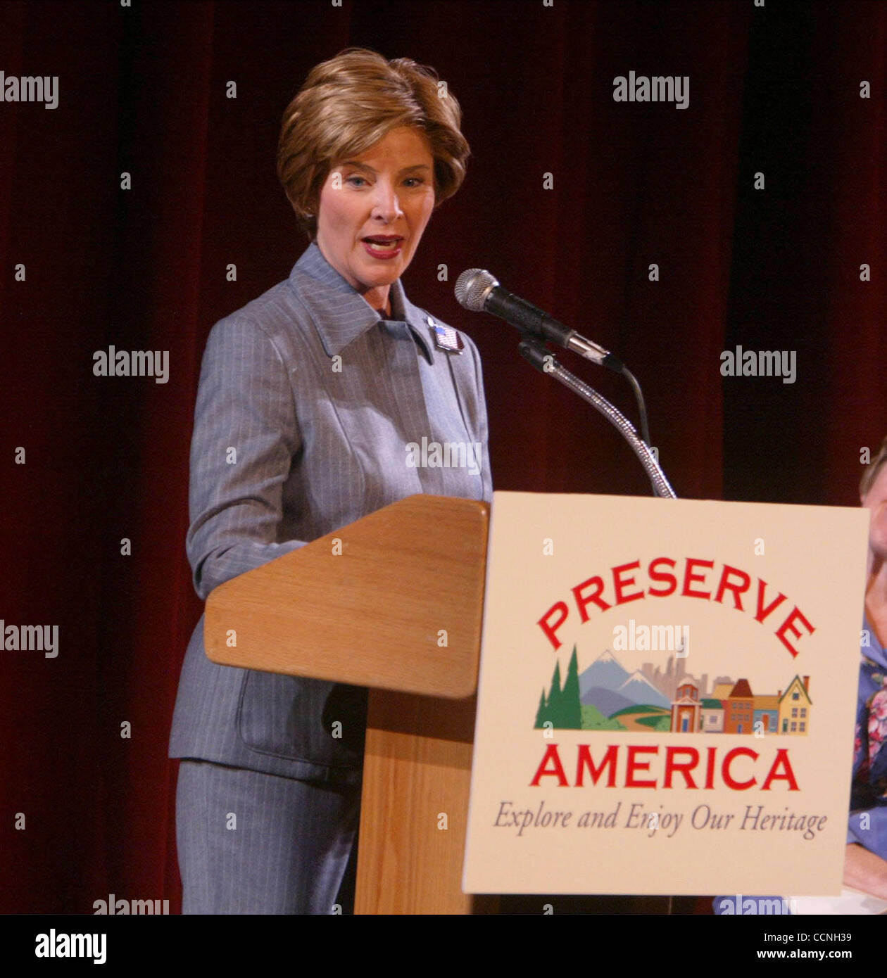 Oct 19, 2004; New York, NY, USA; First Lady LAURA BUSH presents the ...
