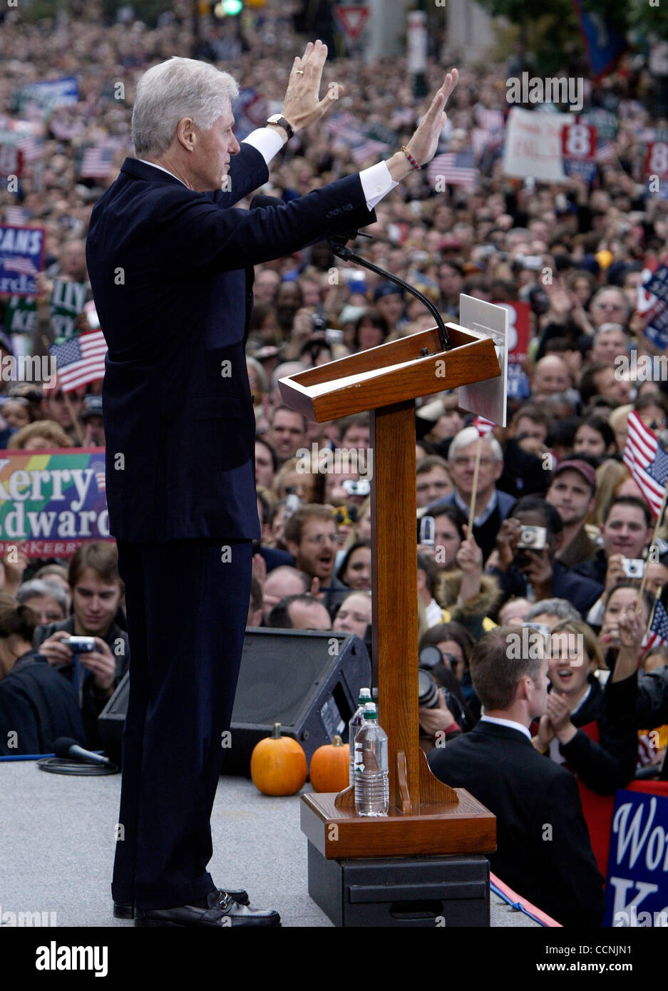 Oct 25, 2004; Philadelphia, PA, USA; Former U.S. President BILL CLINTON ...