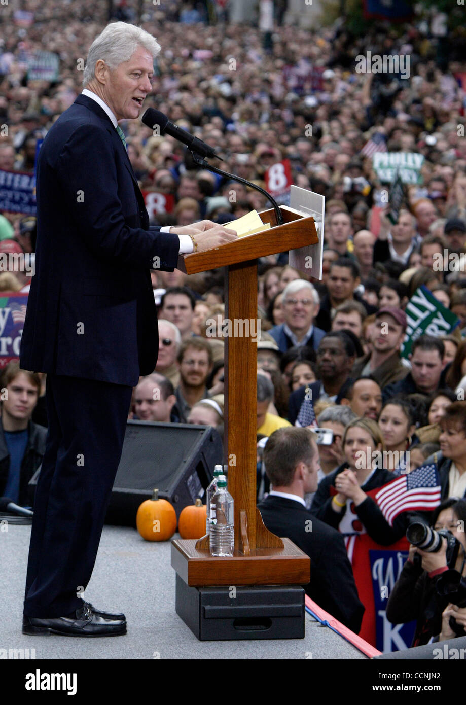Oct 25, 2004; Philadelphia, PA, USA; Former U.S. President BILL CLINTON ...