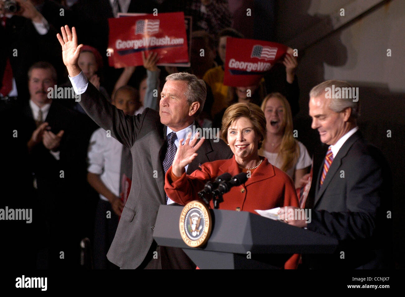 George bush laura bush campaign hi-res stock photography and images - Alamy
