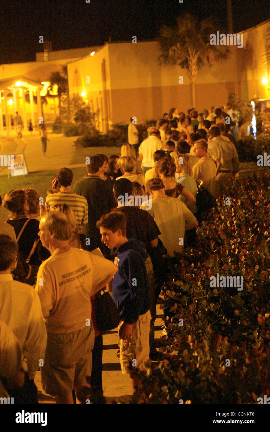 110204 vm election l JUPITER -- People at precinct 1100, Independence ...